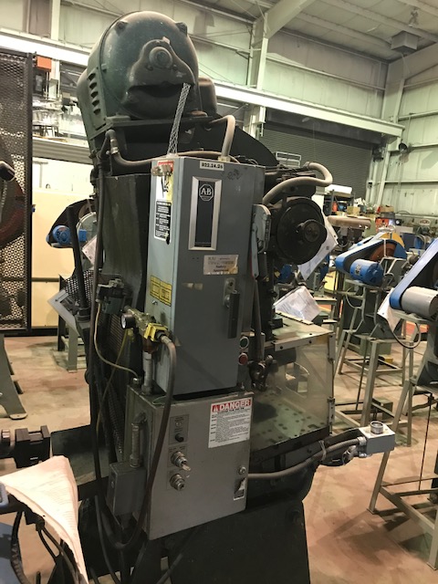 22 TON NIAGARA MODEL A2-1/2 AIR ACTUATED MECHANICAL PUNCH PRESS WITH ...